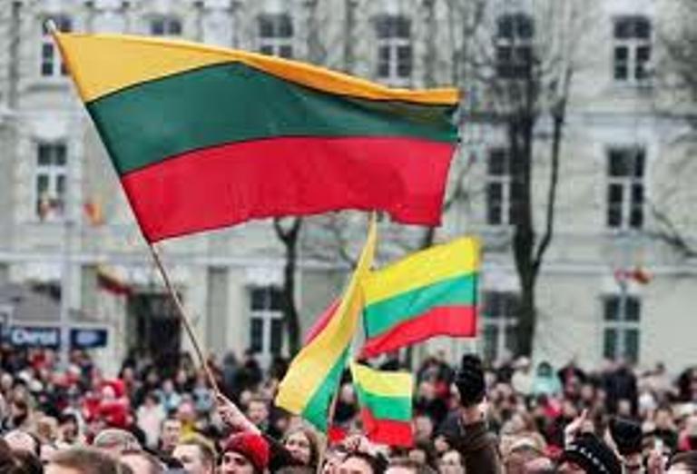 Library Book Exhibit Commemorates Freedom Defenders' Day - MRU