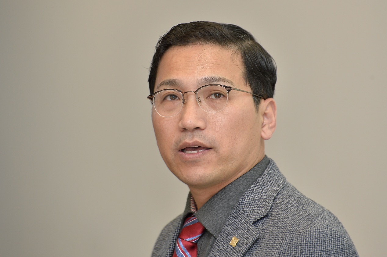 U.S. Prof. Lim: Students Need Education & Networking Skills in New ...